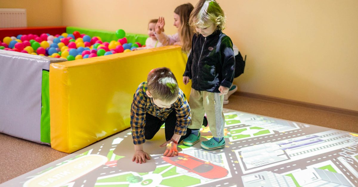 Where and for what purposes is the interactive floor used – Digital ...